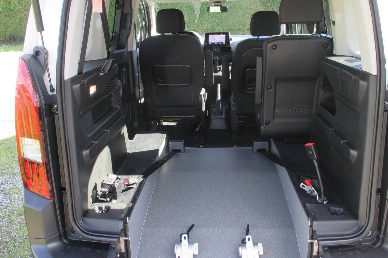 Peugeot Rifter avec une rampe 1 volet - Handynamic