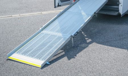 Ford E-Transit L3H3 TPMR, un minibus électrique performant et modulable ...