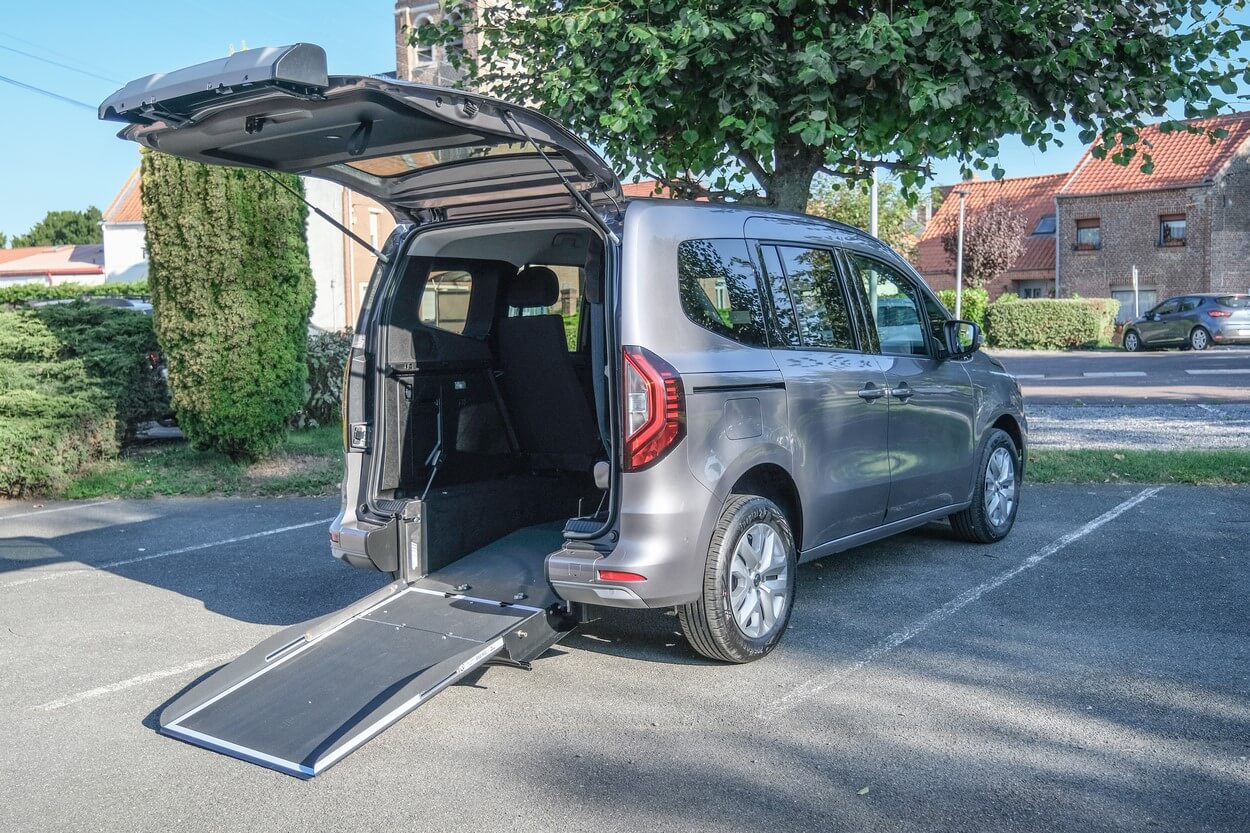 Renault Kangoo TPMR Xtra long avec rampe HappyAccess repliable en ...